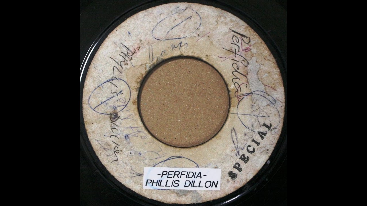 Phyllis Dillon - Perfidia (1967 age23) - YouTube