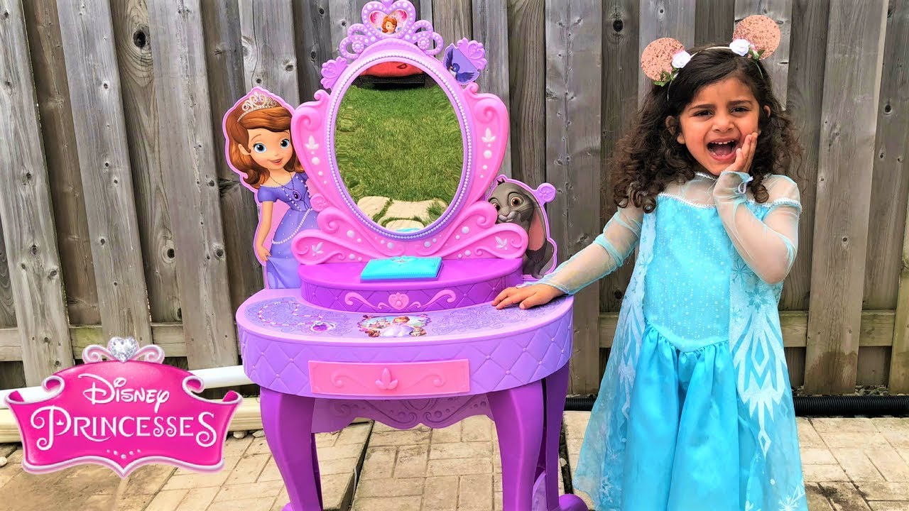 Kids Pretend Play Princess Dress Up w/ Pink vanity Girl Toys - YouTube