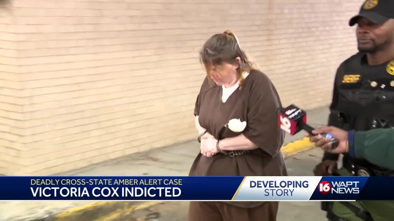 Victoria Cox attends hearing in Louisiana - YouTube