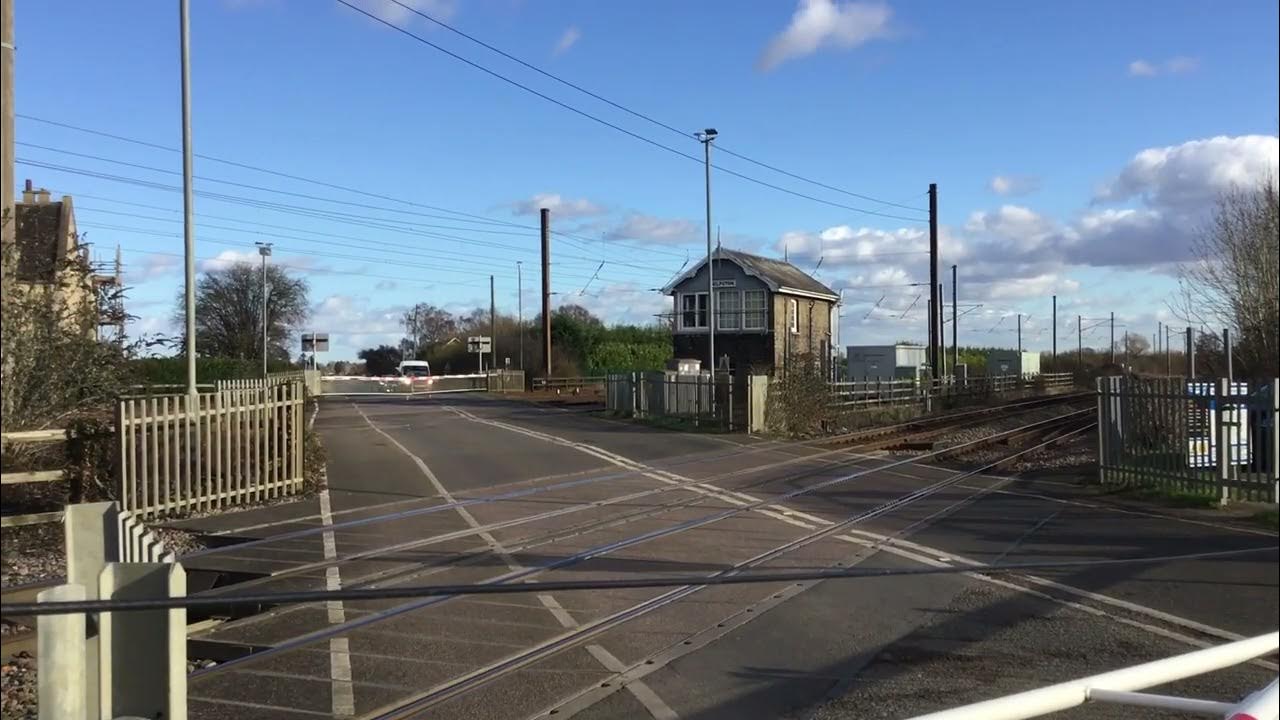 Helpston Level Crossing - Cambridgeshire (30/01/2025) - YouTube