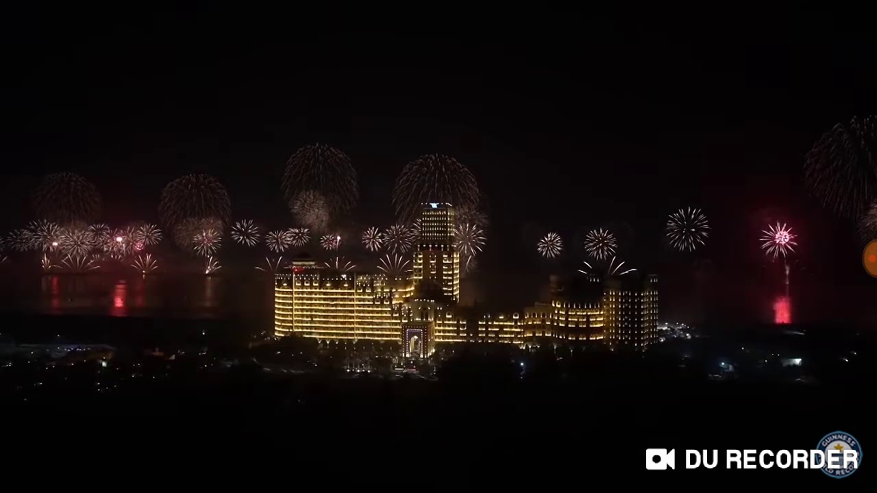 Largest Firework Show Ever (New World Record) - YouTube