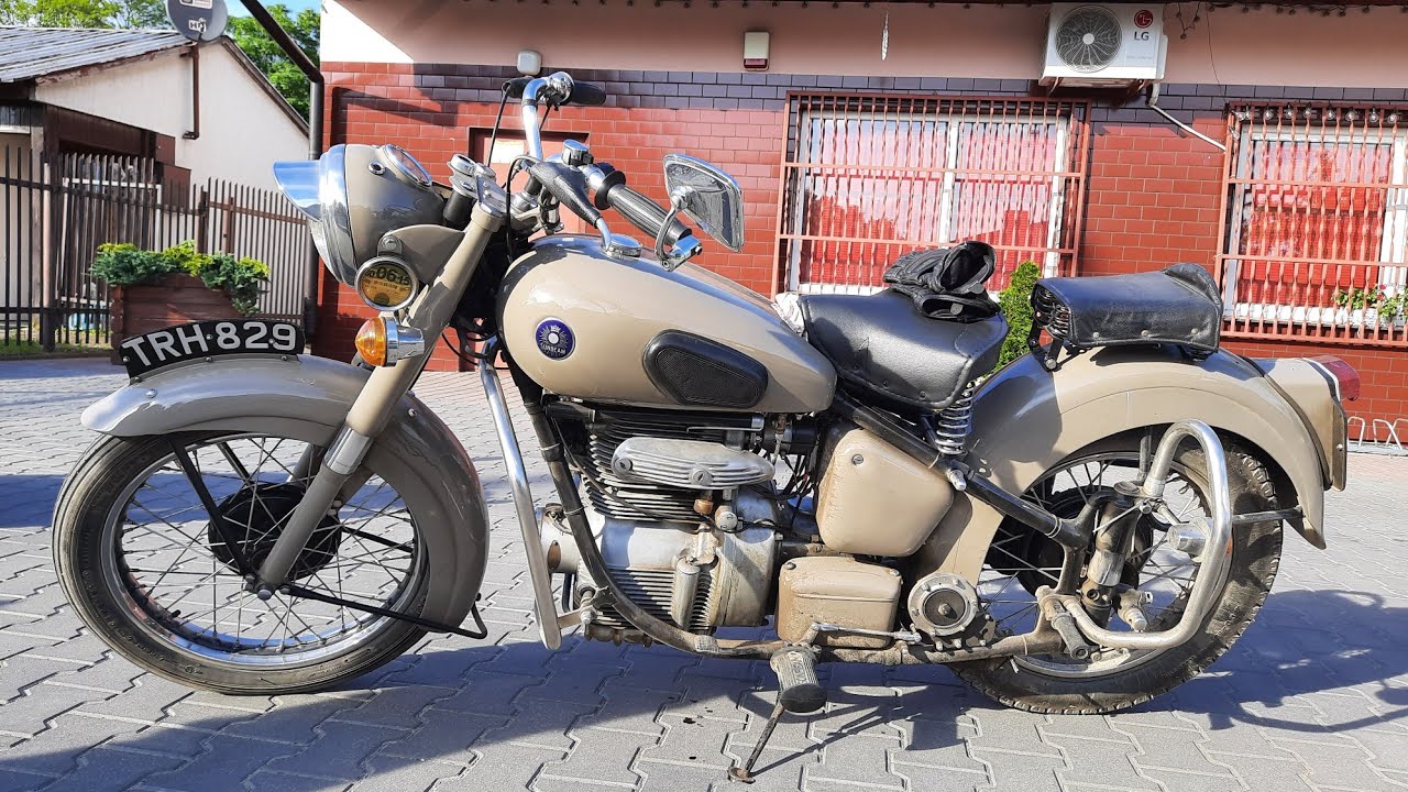 Engine start of Sunbeam S8 1954 - YouTube