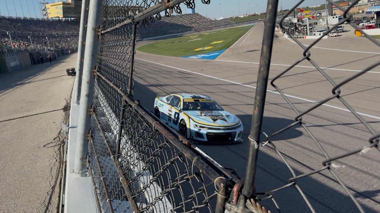 NASCAR Cup Series flyby at Kansas Speedway (September 2025) - YouTube