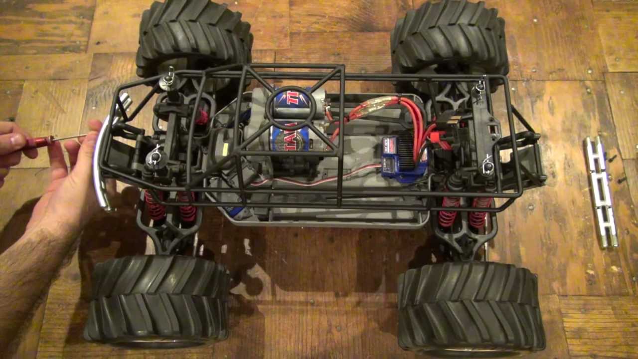 VG Racing E-MAXX Roll Cage - YouTube