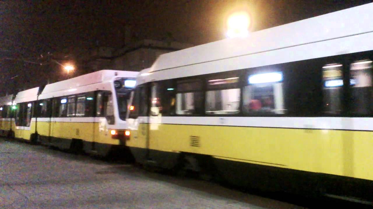 DALLAS DART RAIL BLUE LINE IN DOWNTOWN DALLAS TEXAS - YouTube