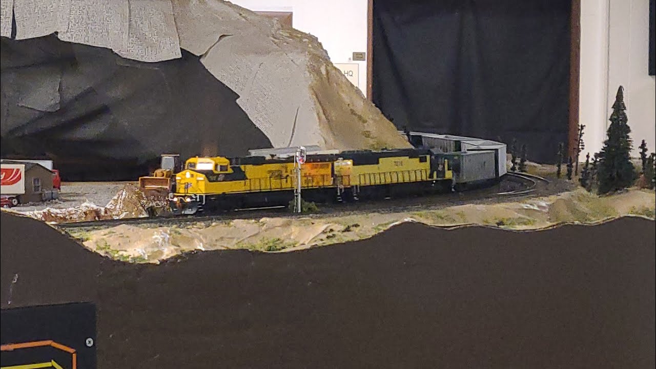 CNW Empty Coal Drag Around the Mountain at the Sheboygan Railroad ...
