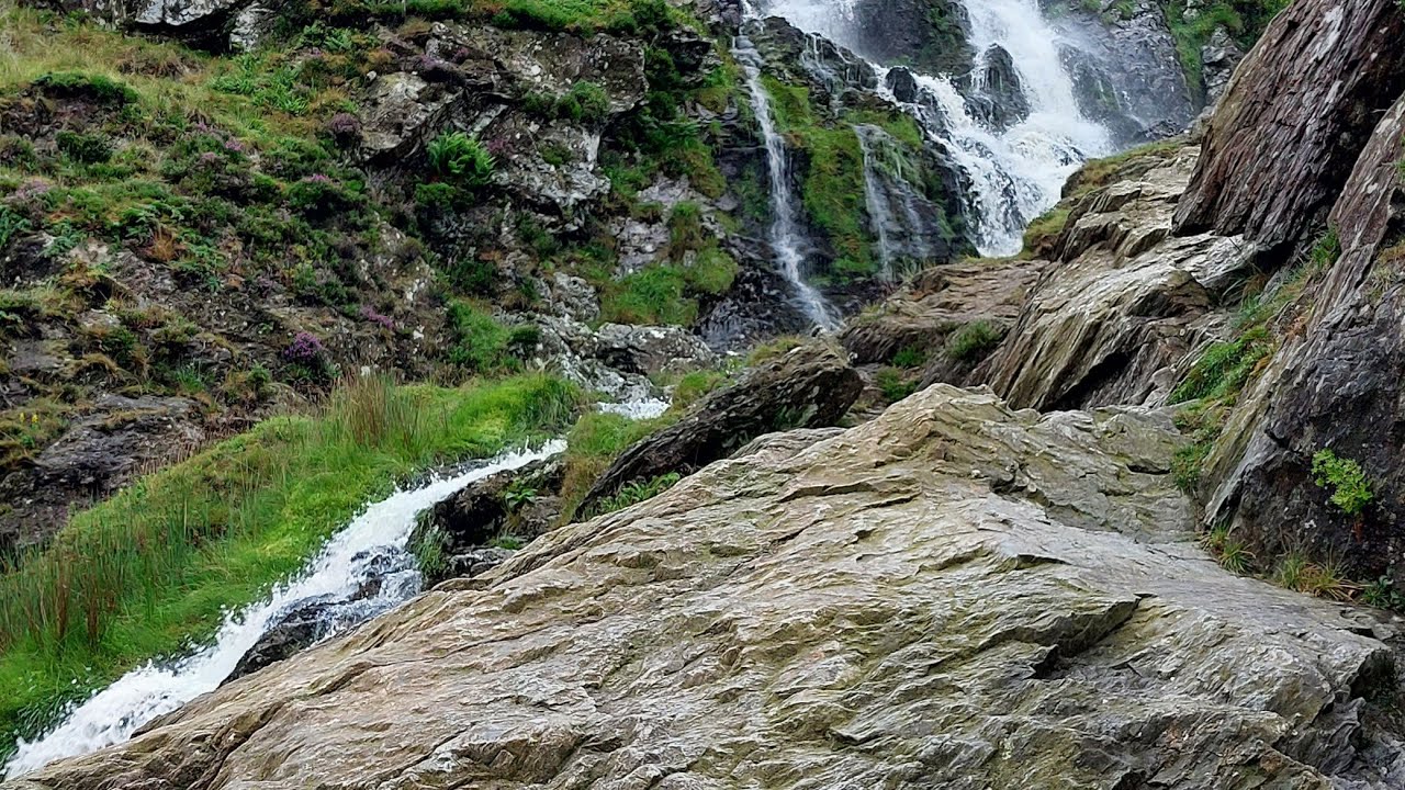 WATERFALL MOSS FORCE DANGEROUS ROAD CONNECTED WITH THIS FALL. - YouTube