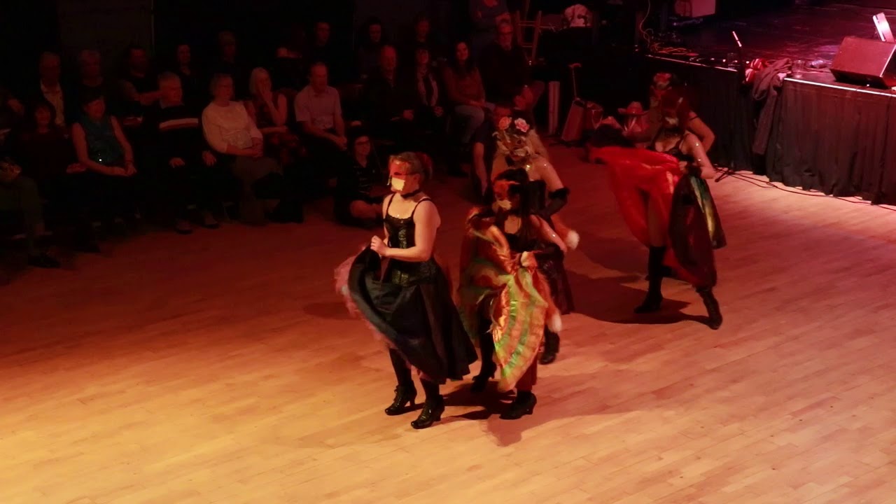 Flash Candy at the Stroud Wassail Revels 2019 - YouTube