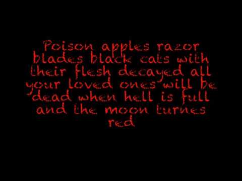 Halloween knife game Lyrics