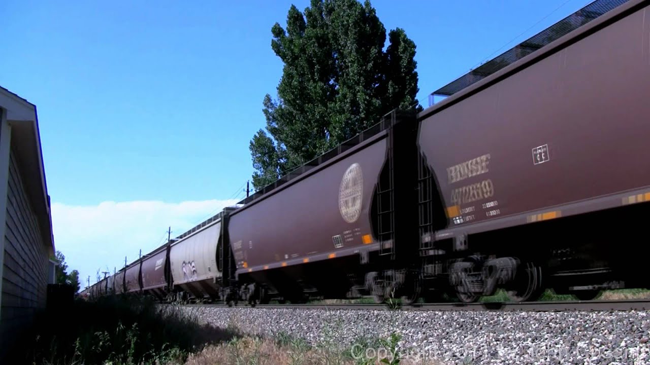 HiDef: BNSF 8205 and BNSF 8858 North - RARE Boeing Train and 3x3 Grain Train!!! - YouTube
