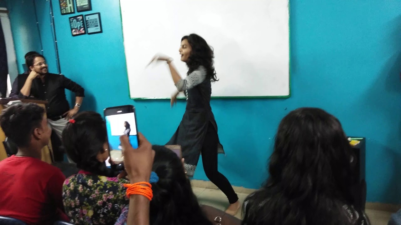 Stri movie song on dance//wow //fantastic //so much nicer //😎 ...