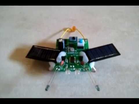 Light seeking robot - YouTube