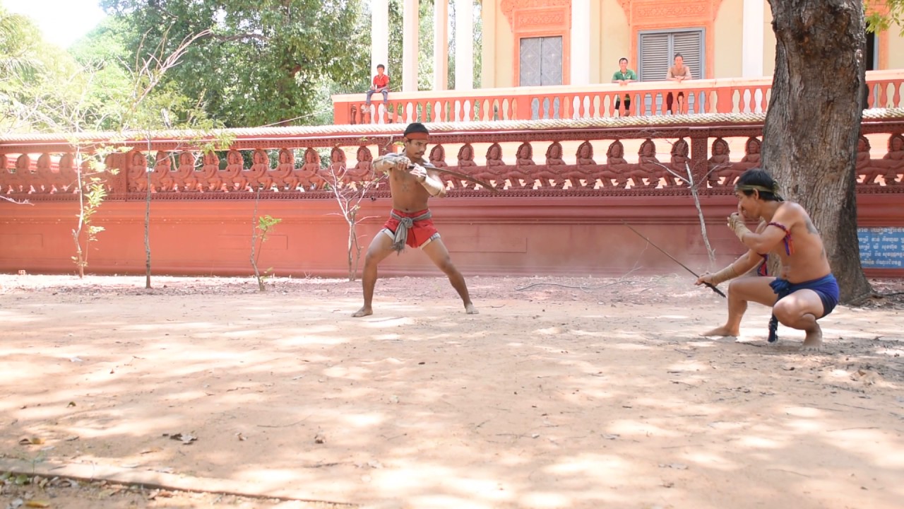 Tranditional Bokator Khmer Sword fighting at Pagoda - YouTube