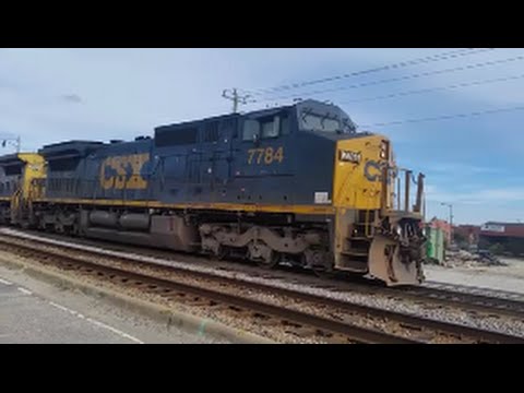 [CSX]7784 C40-8W Leads F707-28 With 2 Other Locomotive's In Fayetteville NC & Long Train - YouTube