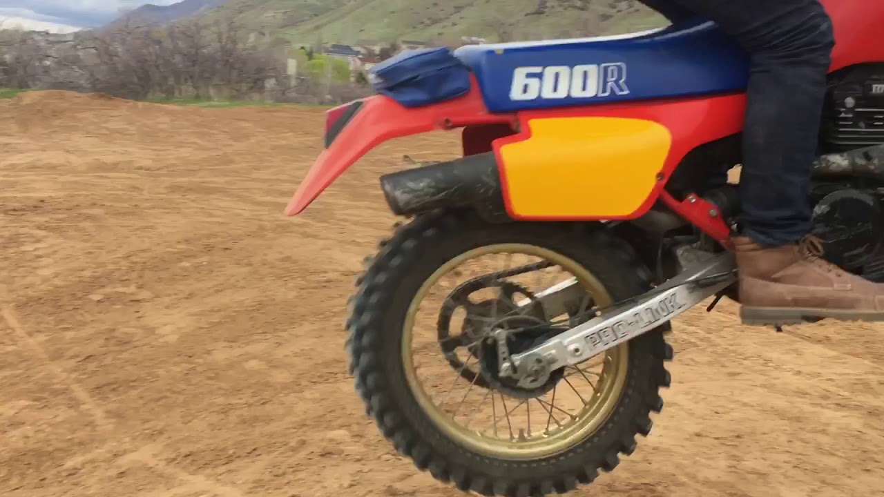 Jumping 86 Honda XR600 - YouTube