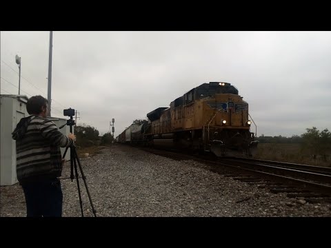 [Ft. Aiden] UP #8493 leads a slow SB UP manifest out of Livonia ...