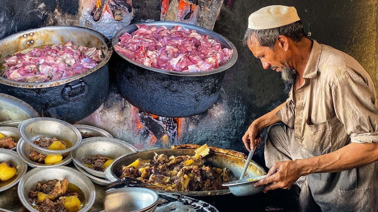 Extreme Pakistani Street Food | Lalchapur Rosh Recipe | Peshawari ...