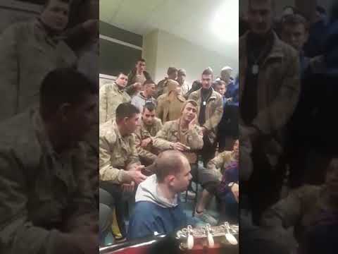 asker kürtçe şarkı söyler