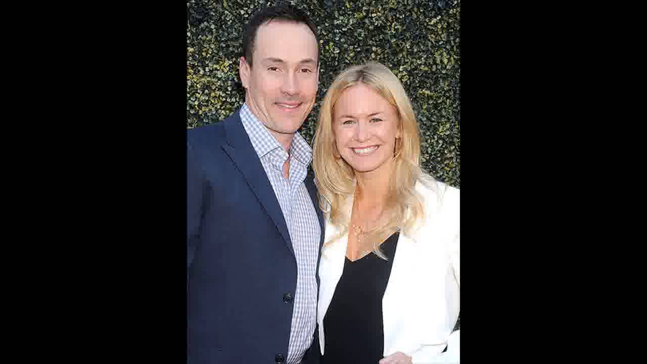 American Pie Star Chris Klein Weds Laina Rose Thyfault in Montana - YouTube