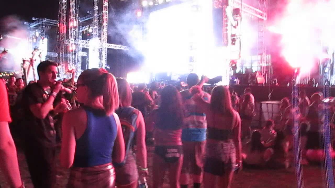 Tchami Untrue @ EDCLASVEGAS2014 - YouTube