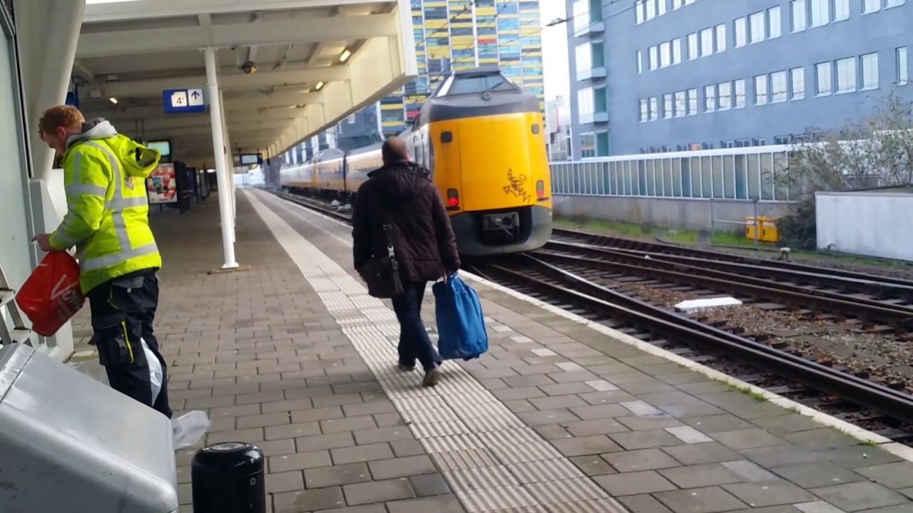 Intercity Train Towards Groningen, Leiden Centraal Station (02-03-2018 ...