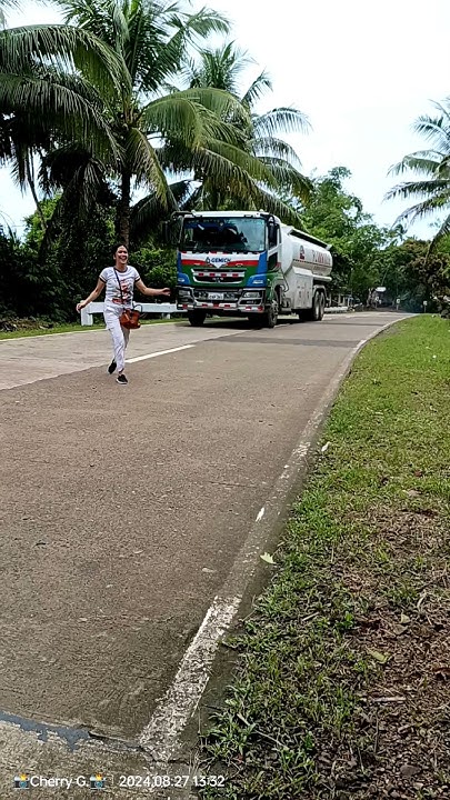 Pang malakasang bosena ni manong driver - YouTube