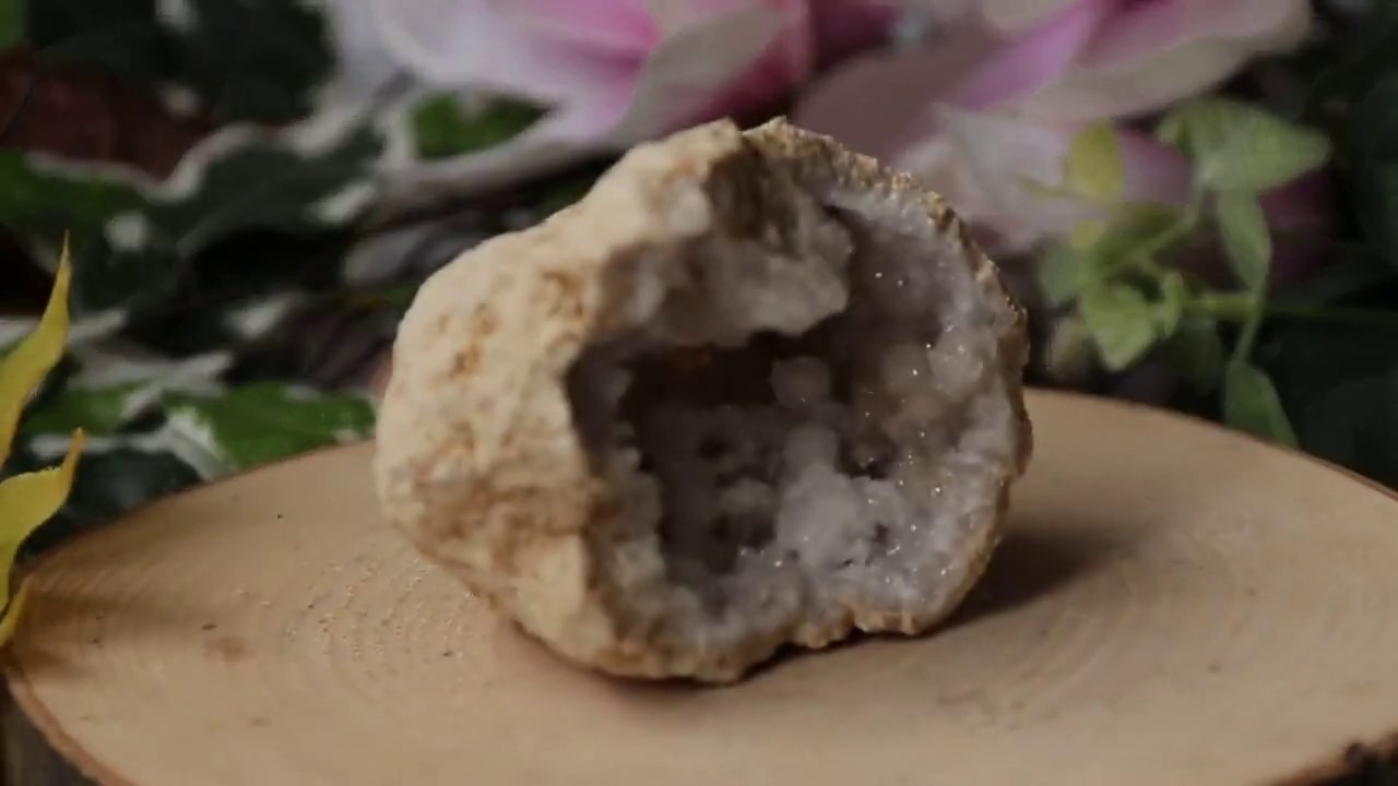 Kwarts Geode uit Marokko - YouTube