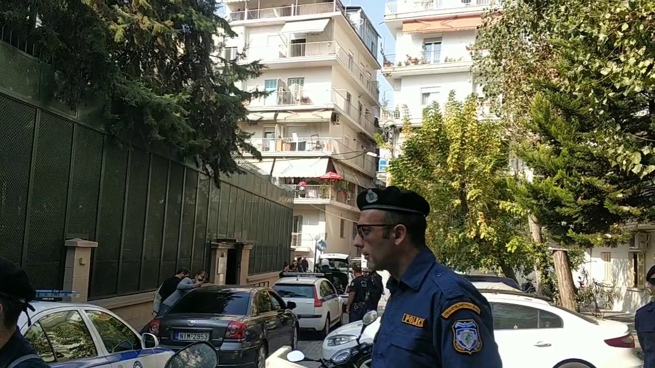 Εισβολή Τουρκικό προξενείο - YouTube