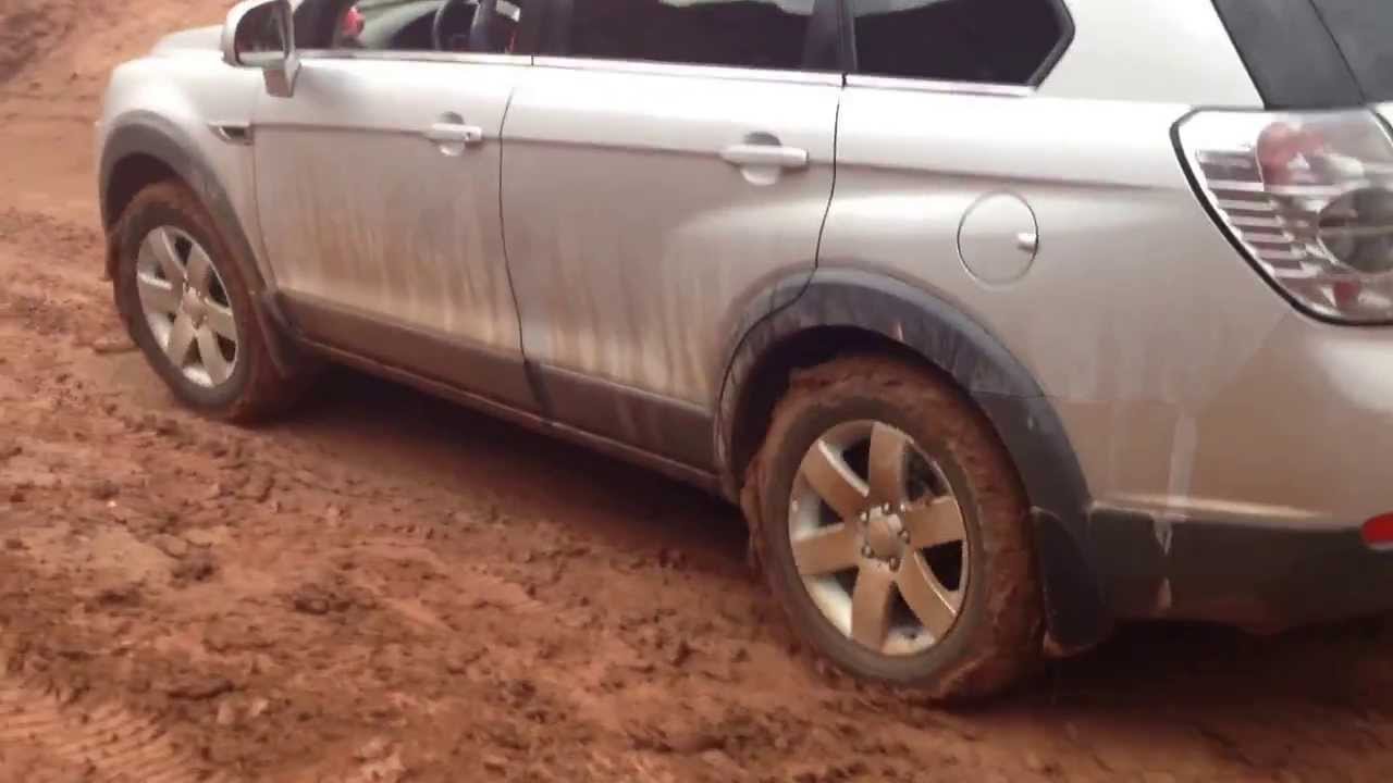Chevrolet captiva off road en barro - YouTube