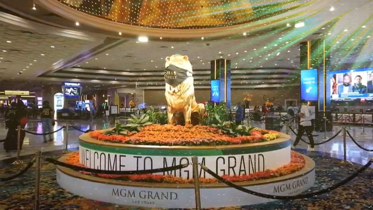 MGM Grand King Room Strip View - YouTube