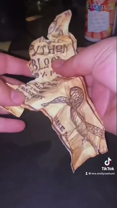 DIY Halloween Witch’s Potion: Magic Python Blood - YouTube