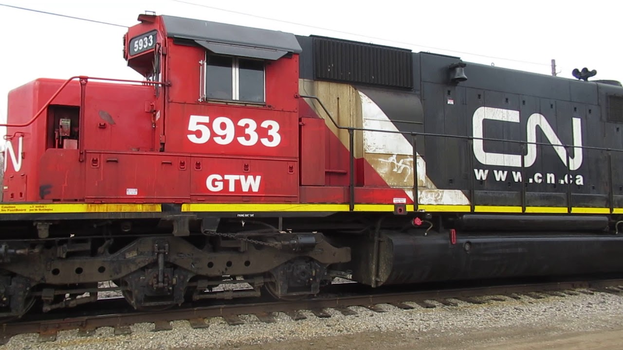 SD40-2 locomotive GTW 5933 with a running diesel engine in Kalamazoo, MI - YouTube