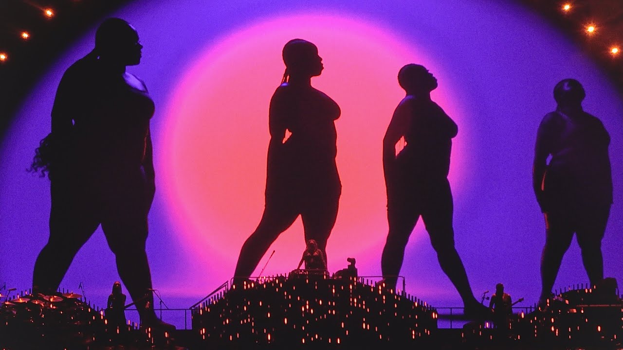 Lizzo, Water Me (live), Chase Center, San Francisco, November 12, 2022 ...