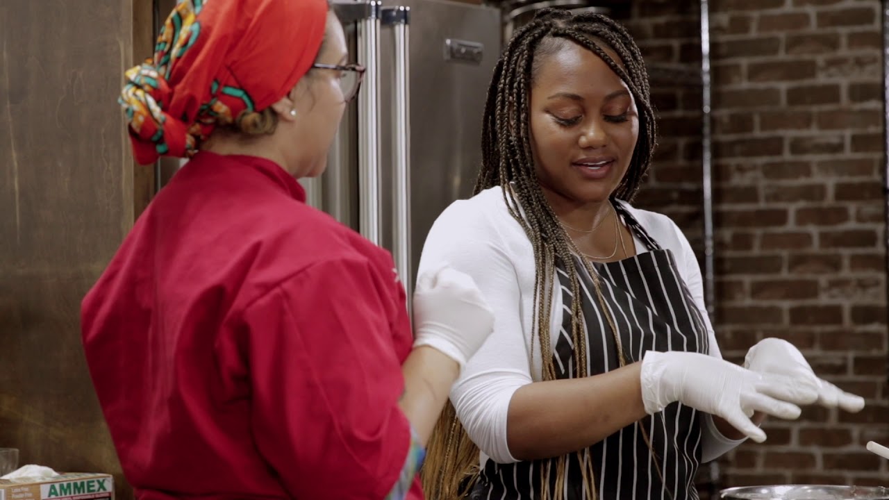 Tamra Simmons "Cook it Out" with Chef Bella and rolling out - YouTube