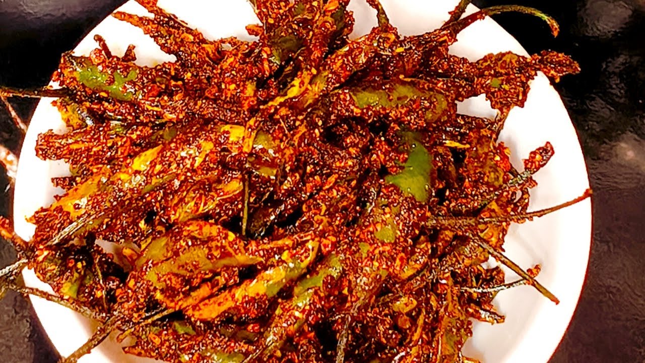 Hari Mirch Tali Recipe | Tawa Fried Green Chilli | Instant Mirch Fry ...