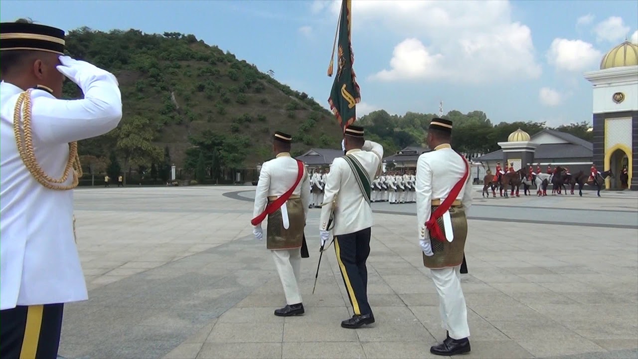 PERTUKARAN PENGAWAL ISTANA NEGARA MAC 2019 - YouTube