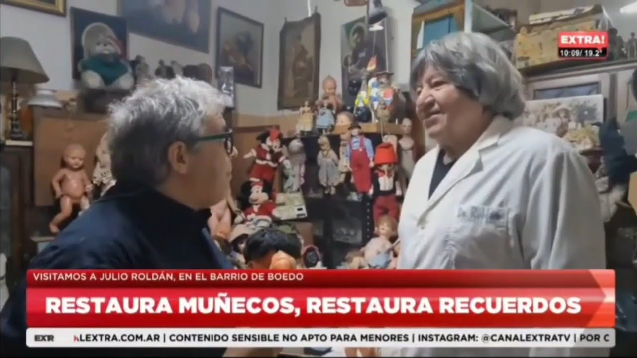 Julio Roldán, "el geppetto argentino", nos mostró su clínica de muñecas ...