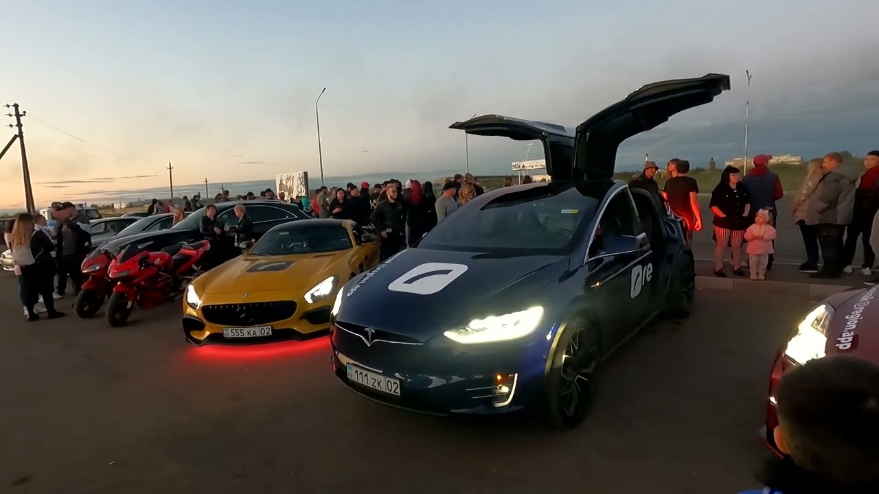 Tesla Model X CRAZY LIGHTSHOW !!! Must see! Tesla Model X Dance Falcon ...