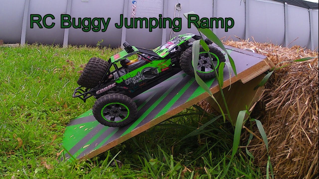 RC Buggy Jumping Ramp Over The Hay Stack - YouTube