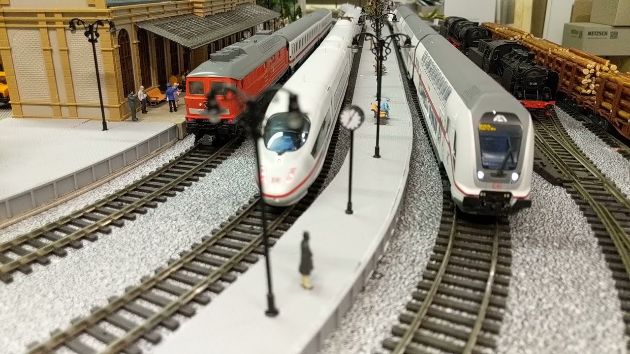 Modelleisenbahn H0, IC und ICE sowie IC2 Verkehr mit Roco, Trix und ...