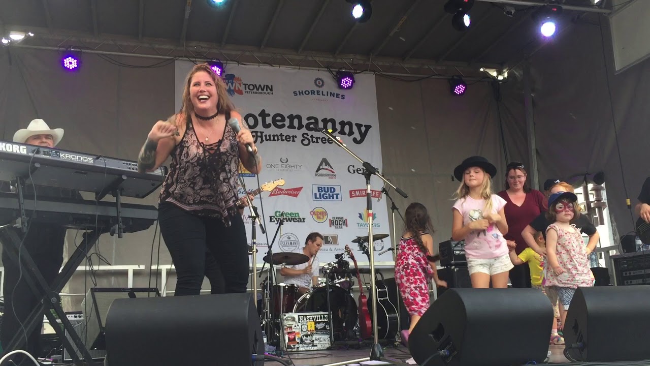 Dancing with Lindsay Barr at the Hootenanny - YouTube