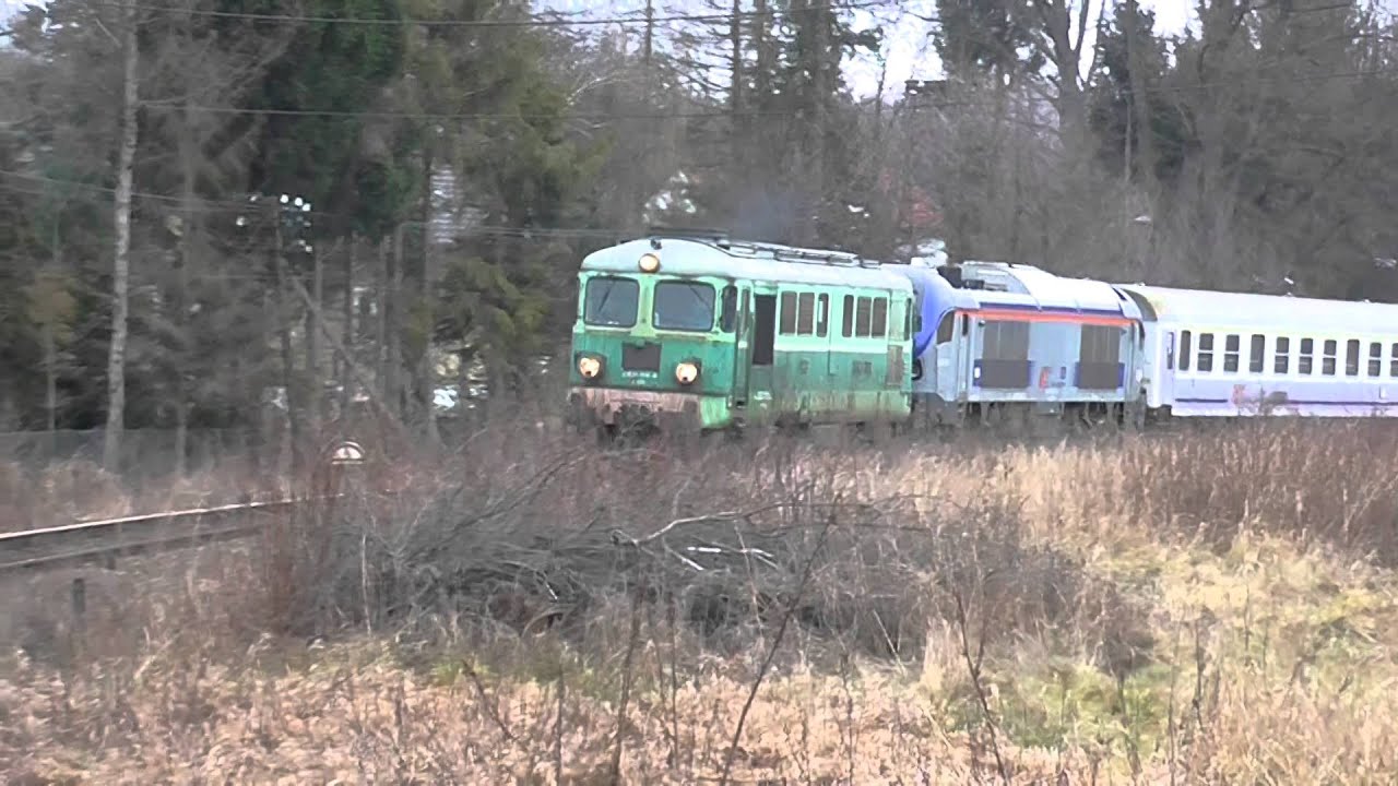 ST43-389 na czele TLK Luna do Zagórza - YouTube