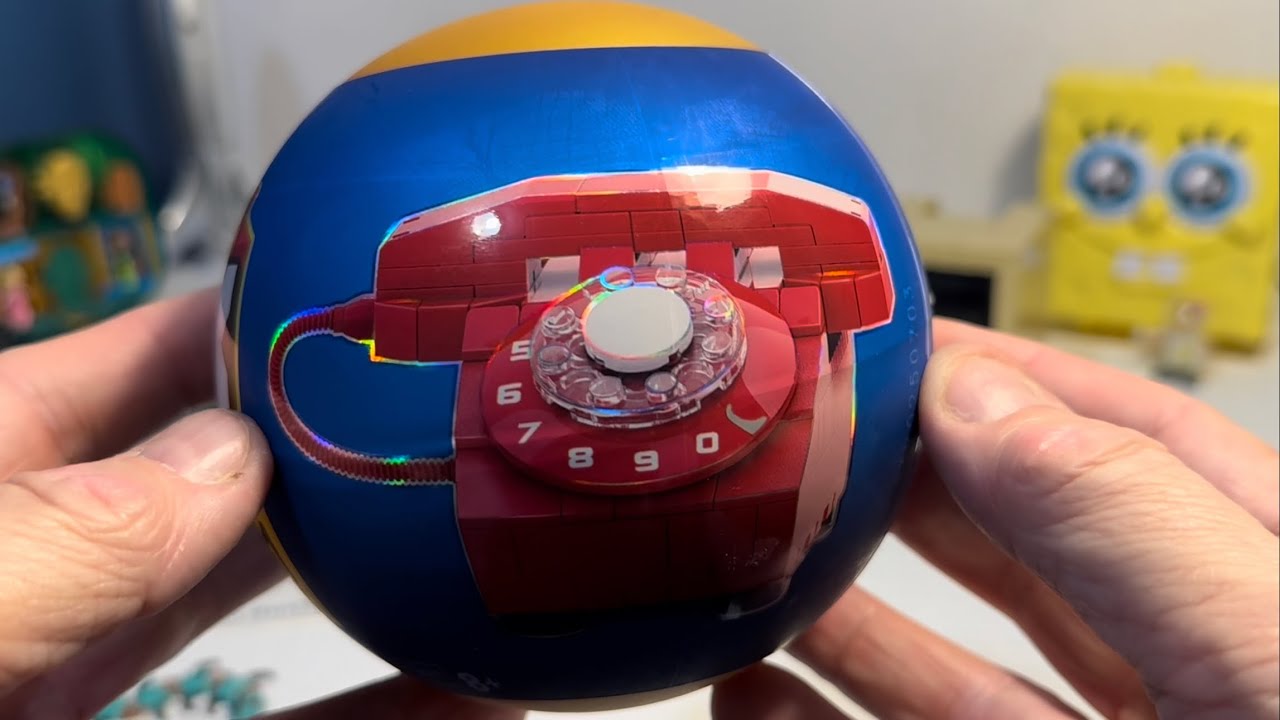 Speed-Building the Zuru MAX Retro Red Dial Telephone - YouTube