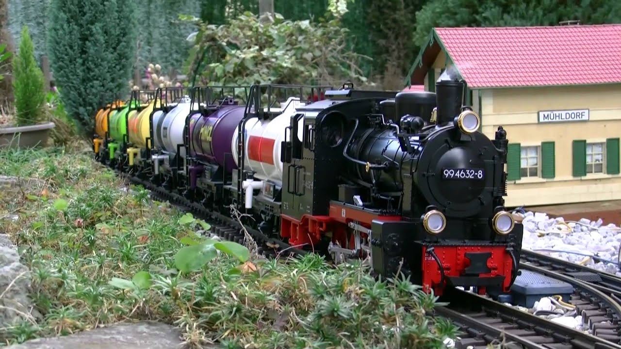 Rugen Dampflok 994632-8 with 6 tank cars - YouTube