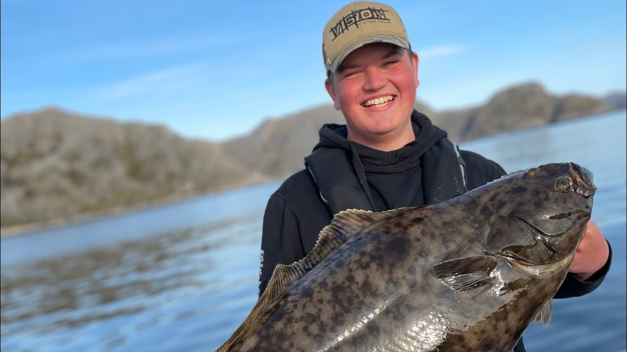 Good fight with halibut in shallow water 🎣💪 #sorvaergjestehus # ...
