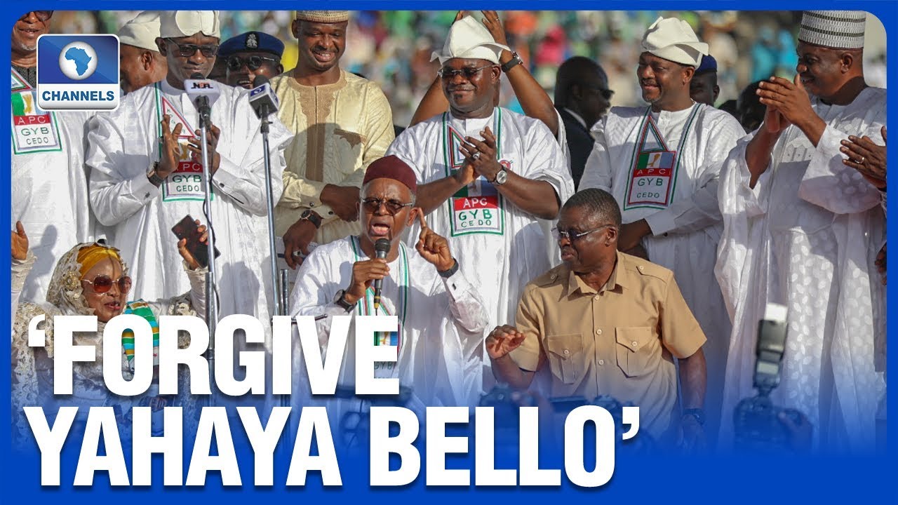 El-Rufai Kneels, Begs Kogi Citizens To Forgive Gov Bello - YouTube