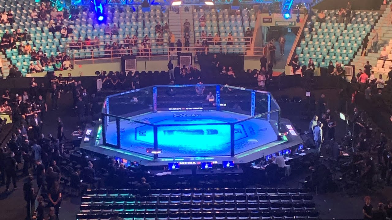 UFC SAO PAULO MAIN EVENT WALKOUTS - Jailton Almeida x Derrick Lewis ...