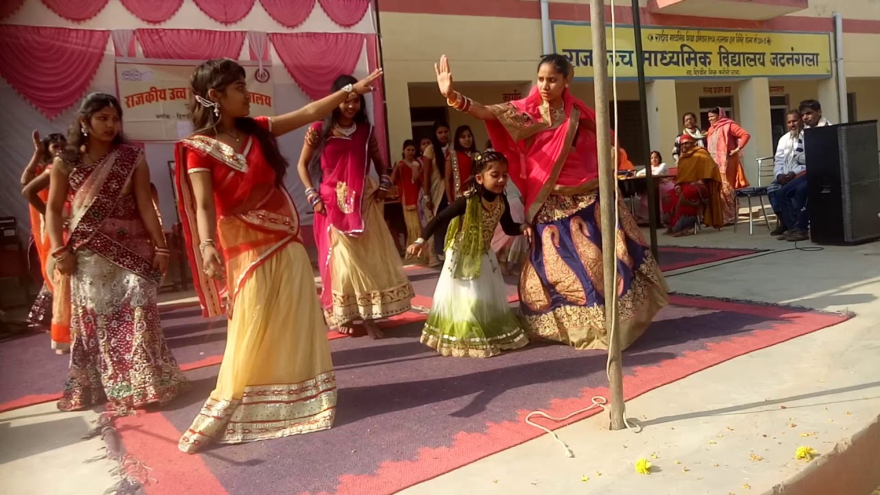 dakiya daak laya - YouTube