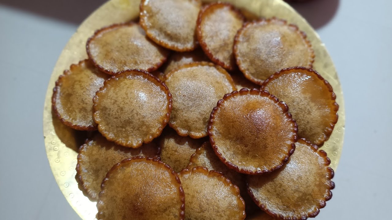 তেল পিঠা কেনেকৈ বনাব || Easy Tel Pitha Recipe - YouTube