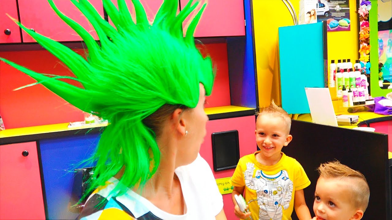 বাচ্চাদের হেয়ার সেলুনে ভ্লাদ নিকিতা এবং মা! শিশুদের জন্য নতুন চুলের ...